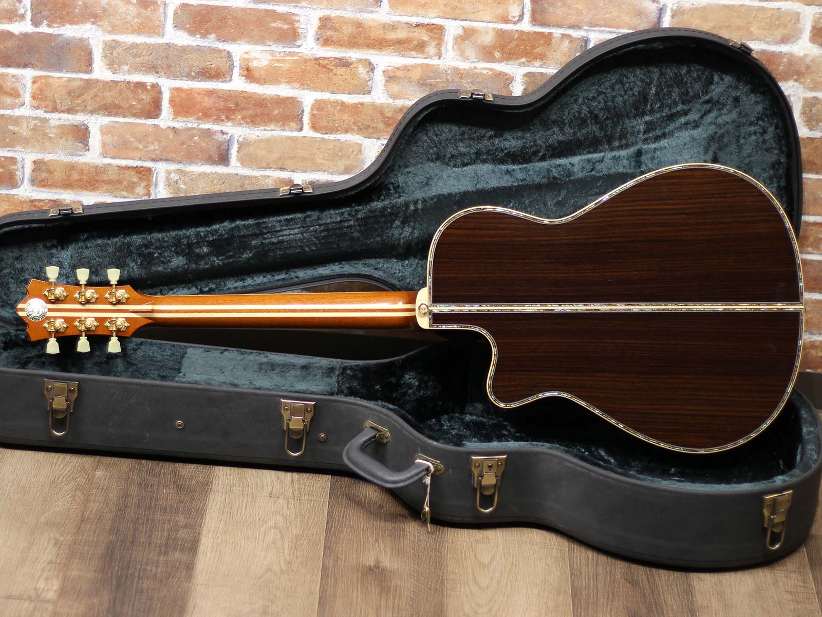 TSK No.8 Tortoise Shell Pickguard -Not Aged-